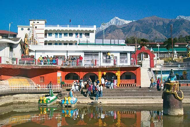 Kangara Chamunda Devi Temple Darshan Timings, Puja and Accommodation